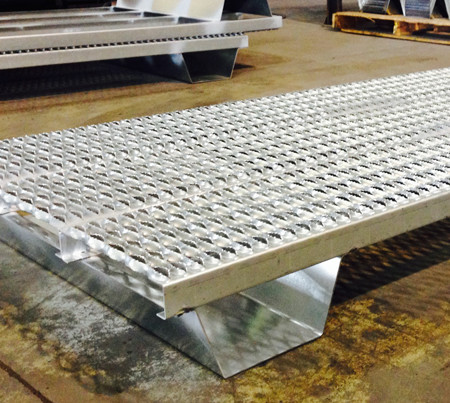 Rooftop Walkway Systems Archives - Metals, Inc.